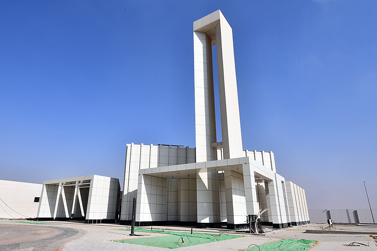 ADMINISTRATIVE CONTROL HEADQUARTERS BUILDINGS COMPLEX - Concord EC